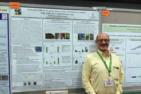 MSU students win at Entomology 2014 - Department of Entomology