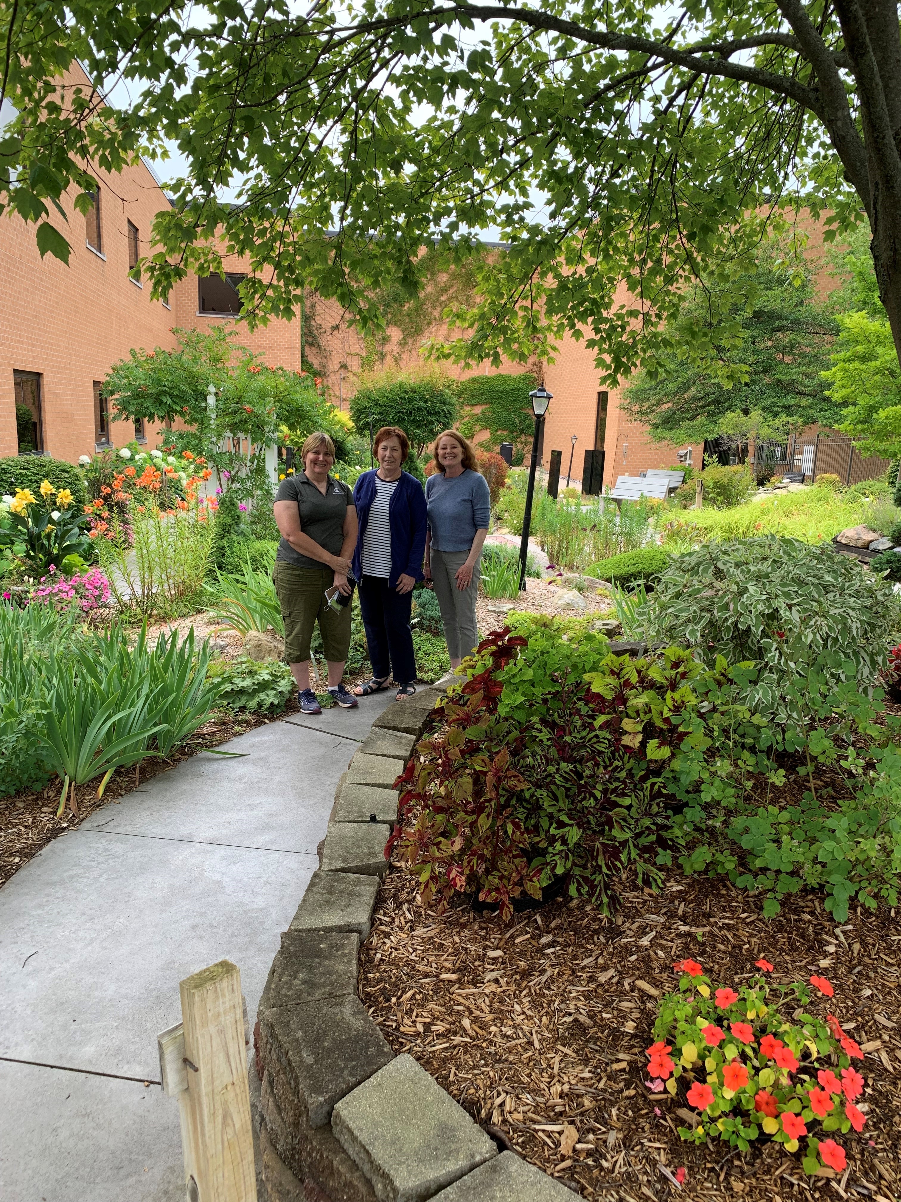 Upper Peninsula MSU Extension Master Gardener recognized for 1,000 ...